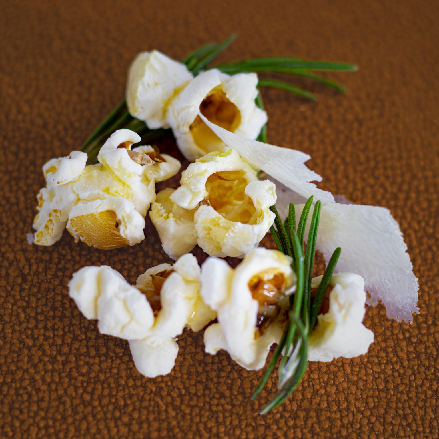 Popcorn mit Parmesan & Rosmarin - Perlage à trois